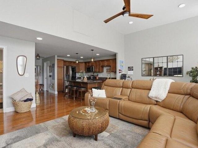 condo with 2 bedroom, Clinton MA ES104077754