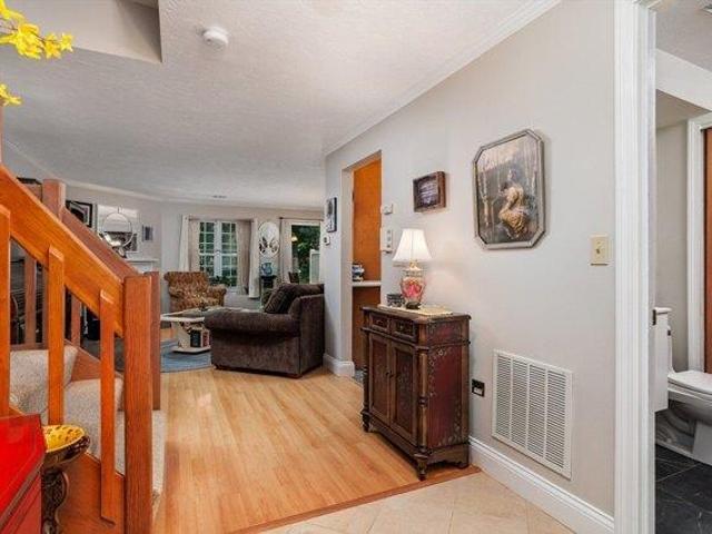 condo with 2 bedroom, Clinton MA ES104761163