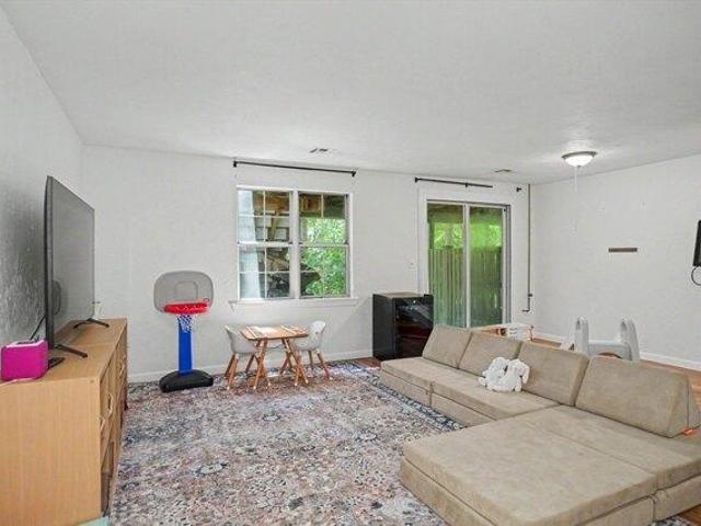 condo with 2 bedroom, Clinton MA ES104810881