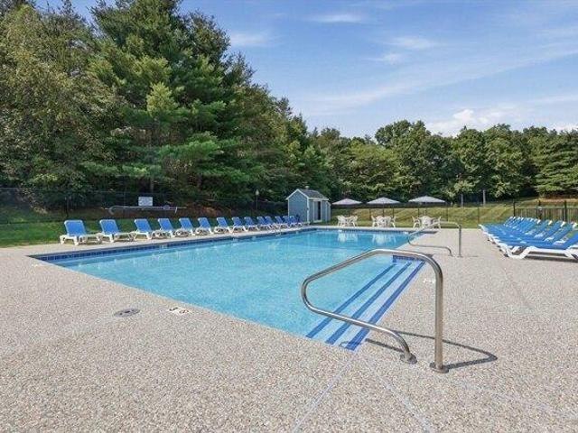 condo with 2 bedroom, Clinton MA ES105124004