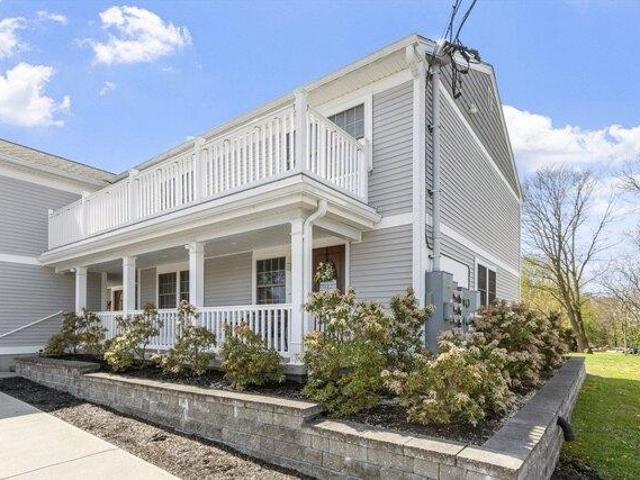 condo with 2 bedroom, Clinton MA ES103627437