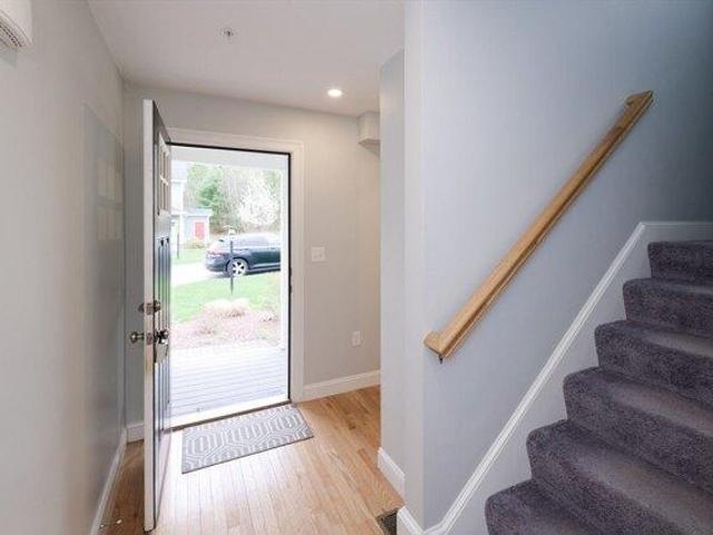 condo with 2 bedroom, Clinton MA ES103665018
