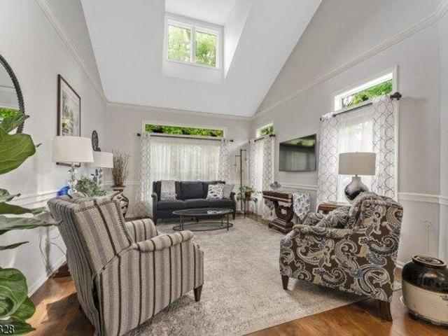 condo with 2 bedroom, Clinton NJ ES105176288