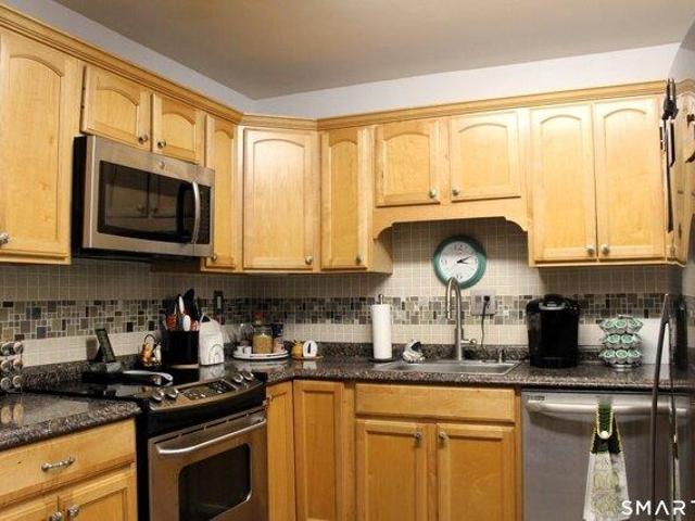 condo with 2 bedroom, Cromwell CT DS102724771