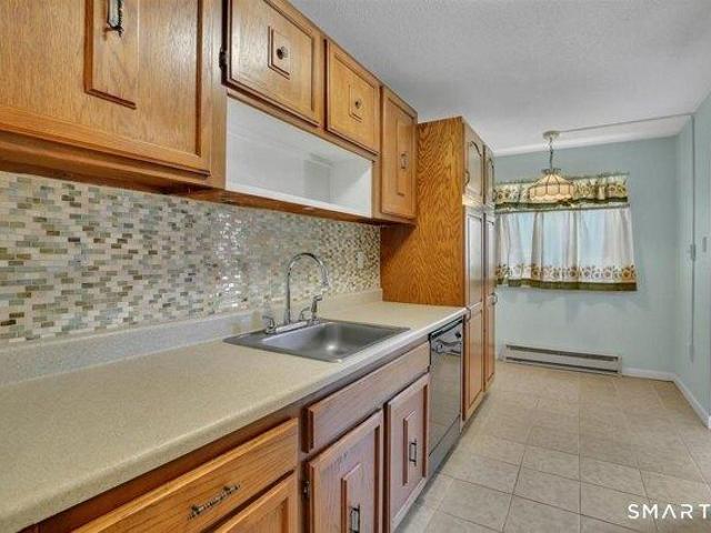 condo with 2 bedroom, Cromwell CT DS102728921