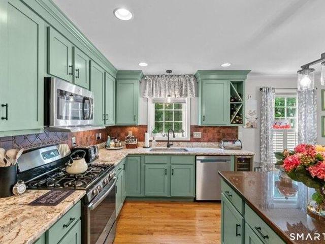 condo with 2 bedroom, Cromwell CT ES104189145