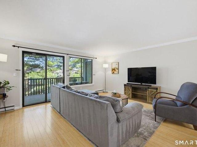 condo with 2 bedroom, Cromwell CT ES104809683