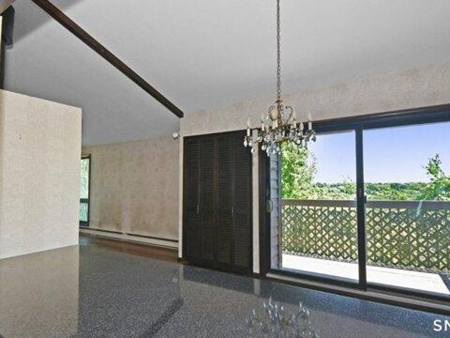 condo with 2 bedroom, Cromwell CT ES105229429