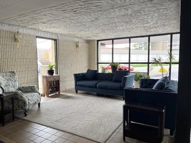 condo with 2 bedroom, Cranston RI DS103101405