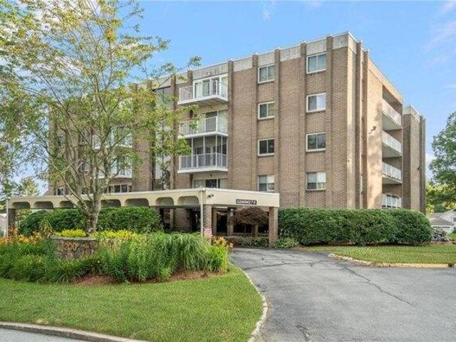 condo with 2 bedroom, Cranston RI DS104331492