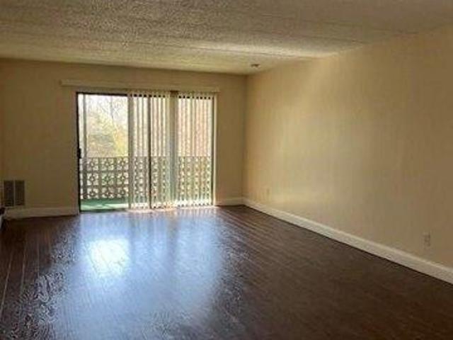 condo with 2 bedroom, Cranston RI ES103101405