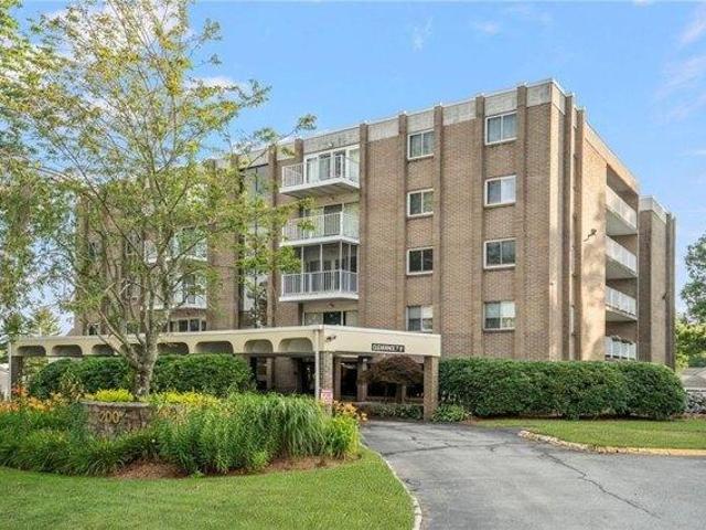 condo with 2 bedroom, Cranston RI ES104836097