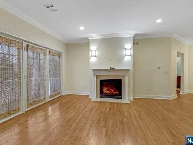 condo with 2 bedroom, Cresskill NJ DS101858294