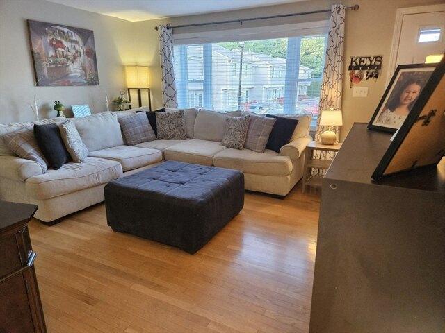 condo with 2 bedroom, Cumberland RI ES105115535