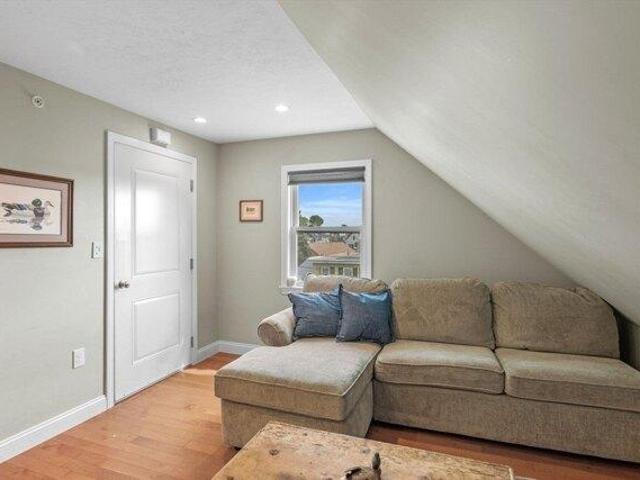 condo with 2 bedroom, Danvers MA ES103017111