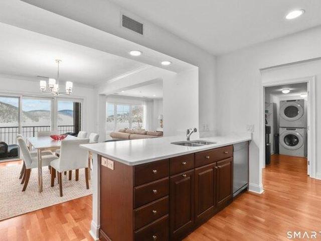 condo with 2 bedroom, Danbury CT DLS102213785