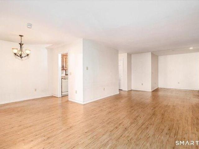 condo with 2 bedroom, Danbury CT DLS102314600