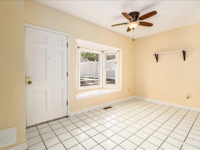 condo with 2 bedroom, Danbury CT ES104237293