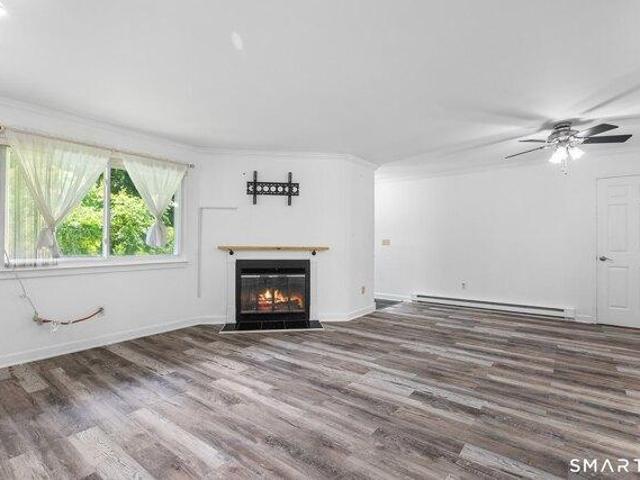 condo with 2 bedroom, Danbury CT ES104514238