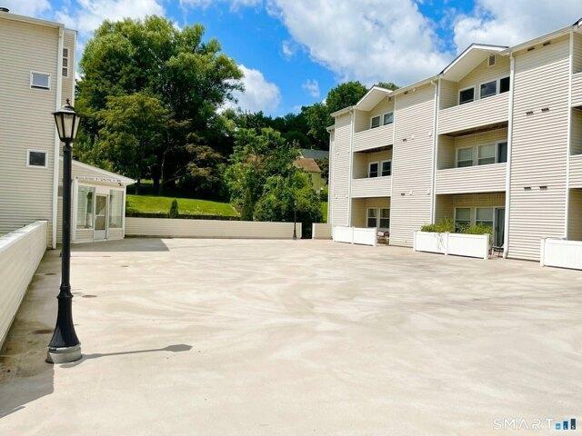 condo with 2 bedroom, Danbury CT ES105124145