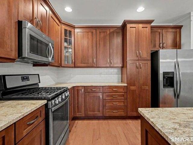 condo with 2 bedroom, Danbury CT ES105174549