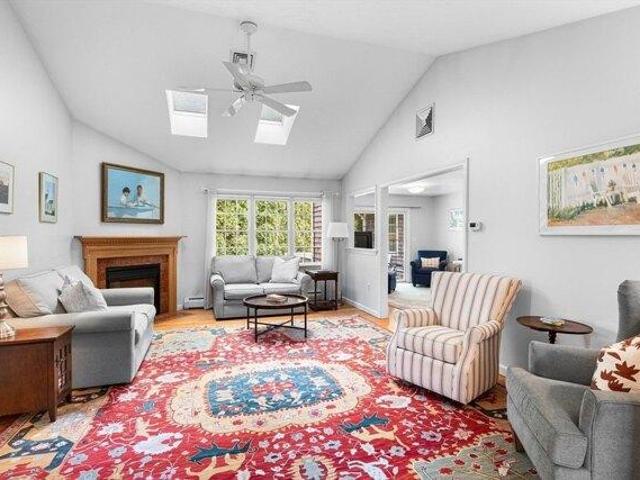 condo with 2 bedroom, Dartmouth MA DS104010436
