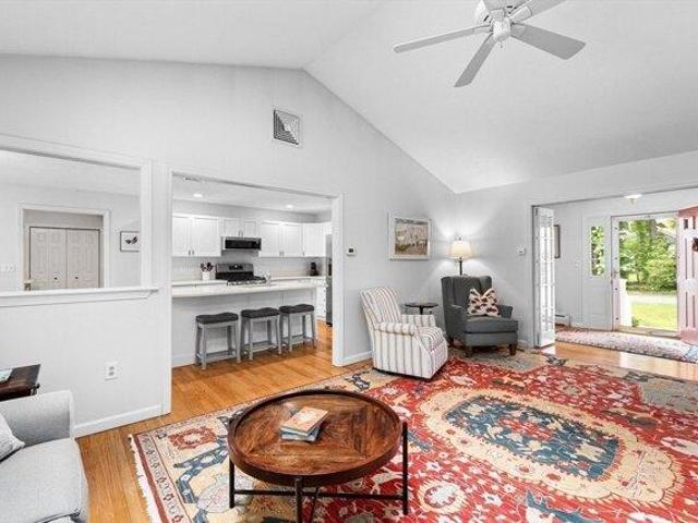 condo with 2 bedroom, Dartmouth MA ES104010436