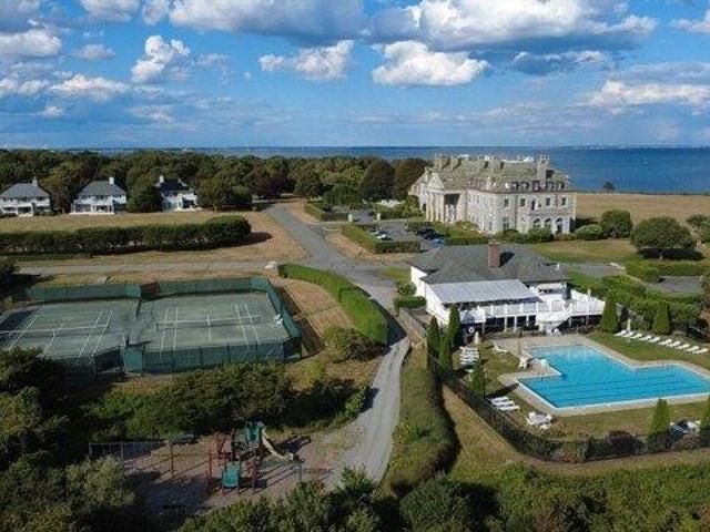 condo with 2 bedroom, Dartmouth MA ES105123119