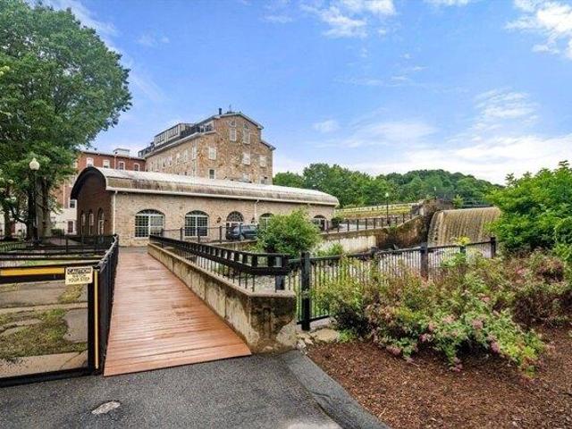 condo with 2 bedroom, Dedham MA DS104376620