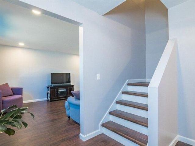 condo with 2 bedroom, Deerfield MA ES105192225