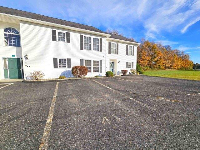 condo with 2 bedroom, Derby VT ES104906128