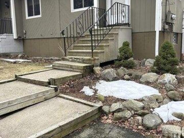 condo with 2 bedroom, Derry NH DLS100508008