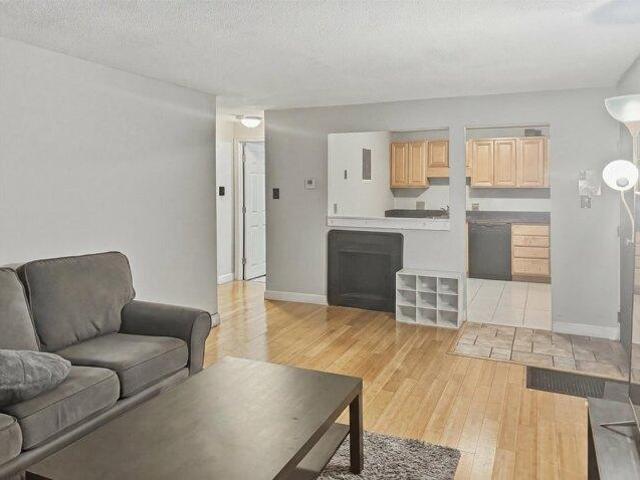 condo with 2 bedroom, Derry NH DLS101628326