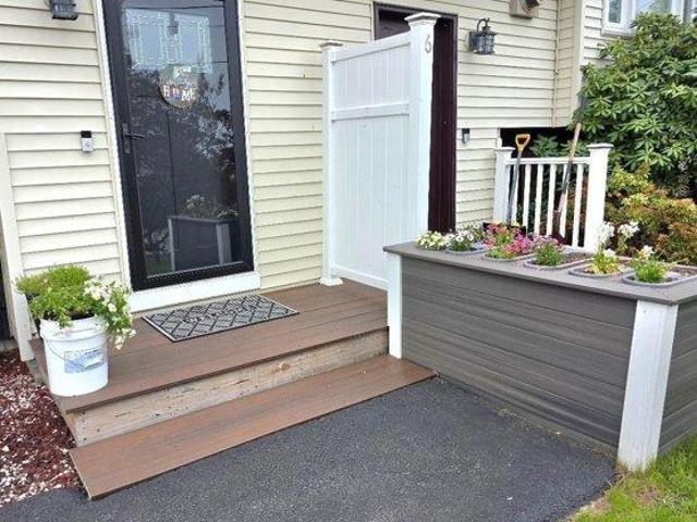 condo with 2 bedroom, Derry NH ES103221943
