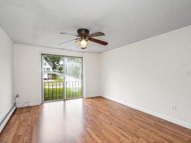 condo with 2 bedroom, Derry NH ES104297551