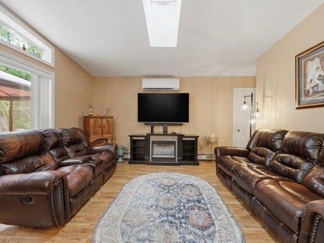 condo with 2 bedroom, Douglas MA ES104515251