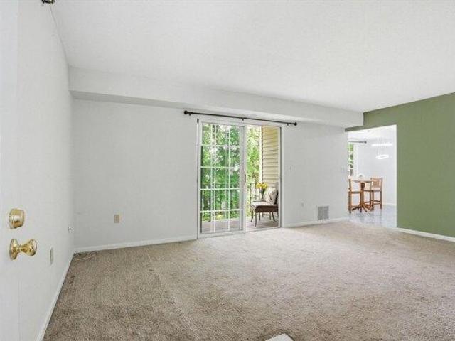 condo with 2 bedroom, Dracut MA ES103495001