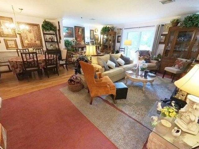 condo with 2 bedroom, Dracut MA ES103774107