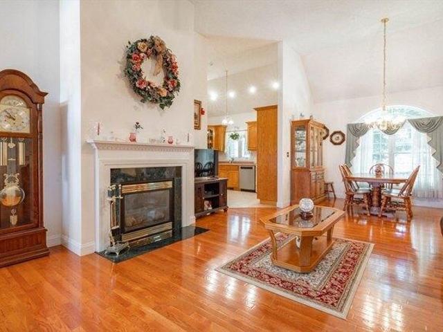 condo with 2 bedroom, Dracut MA ES104295752