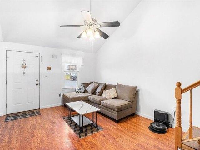 condo with 2 bedroom, Dracut MA ES105081953