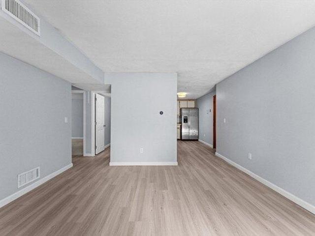 condo with 2 bedroom, Dracut MA ES105192866