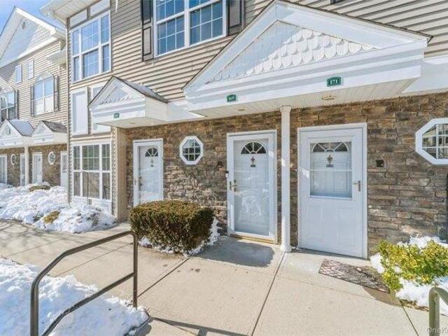 condo with 2 bedroom, East Meadow NY DLS101801914