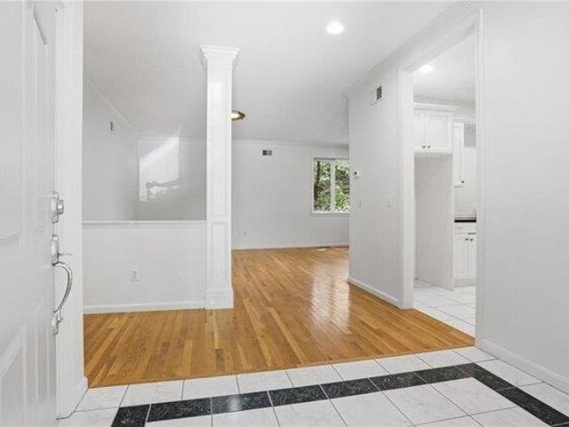 condo with 2 bedroom, East Greenwich RI ES103220280