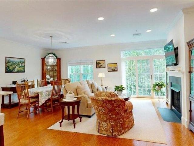 condo with 2 bedroom, East Greenwich RI ES105141618