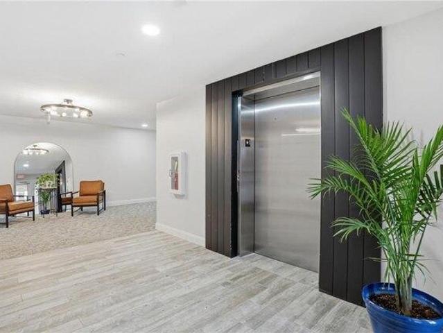 condo with 2 bedroom, East Greenwich RI ES105174591
