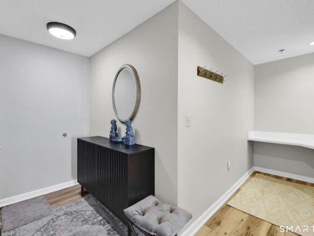 condo with 2 bedroom, East Hartford CT ES104112003