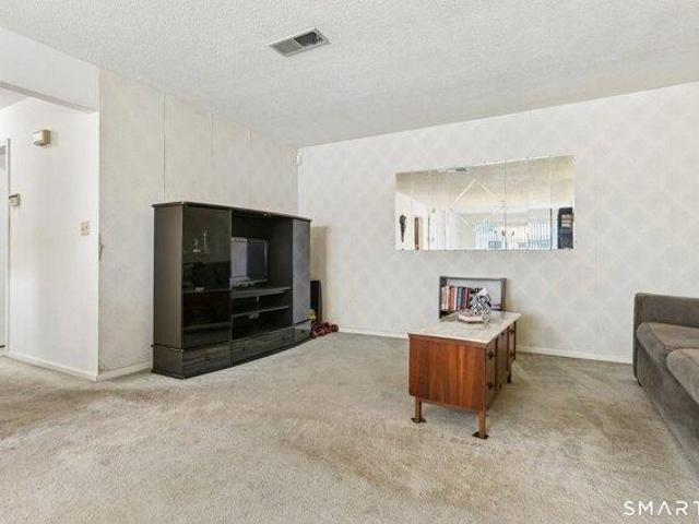 condo with 2 bedroom, East Haven CT ES104374237