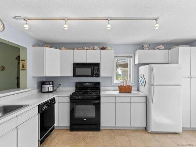 condo with 2 bedroom, East Haven CT ES104807734