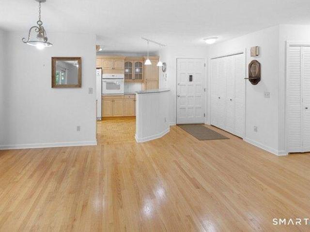 condo with 2 bedroom, East Lyme CT ES104264153