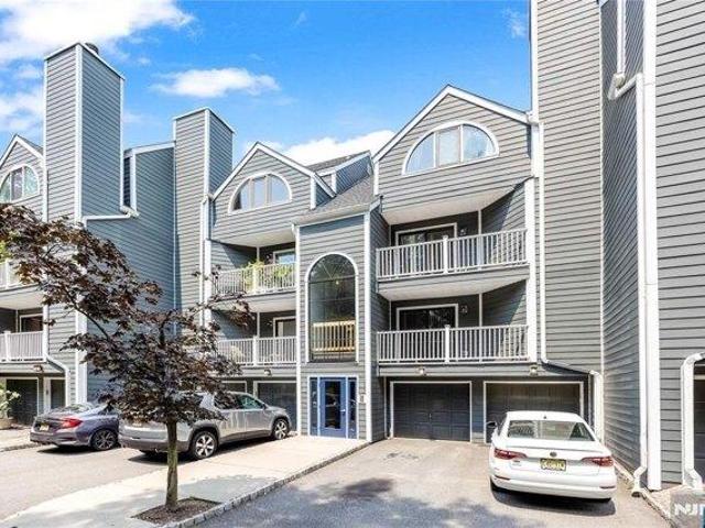 condo with 2 bedroom, East Rutherford NJ DS104233071